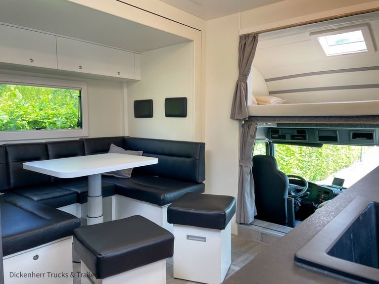 Pferdetransporter Wohnabteil mit Popout - Wohnmobil -LKW- Atego 1527