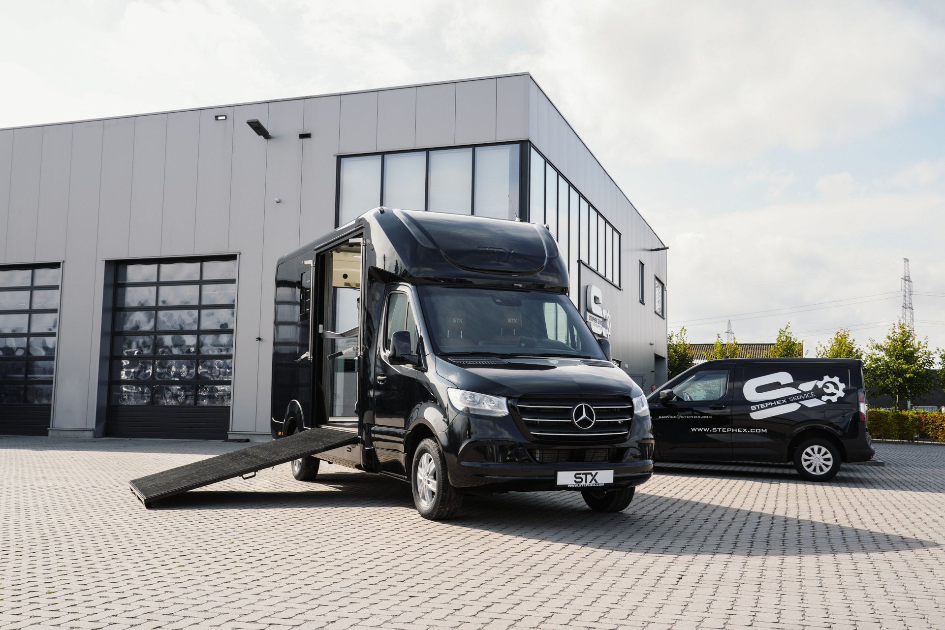 STX 2 Horse – Exclusive Mercedes Sprinter